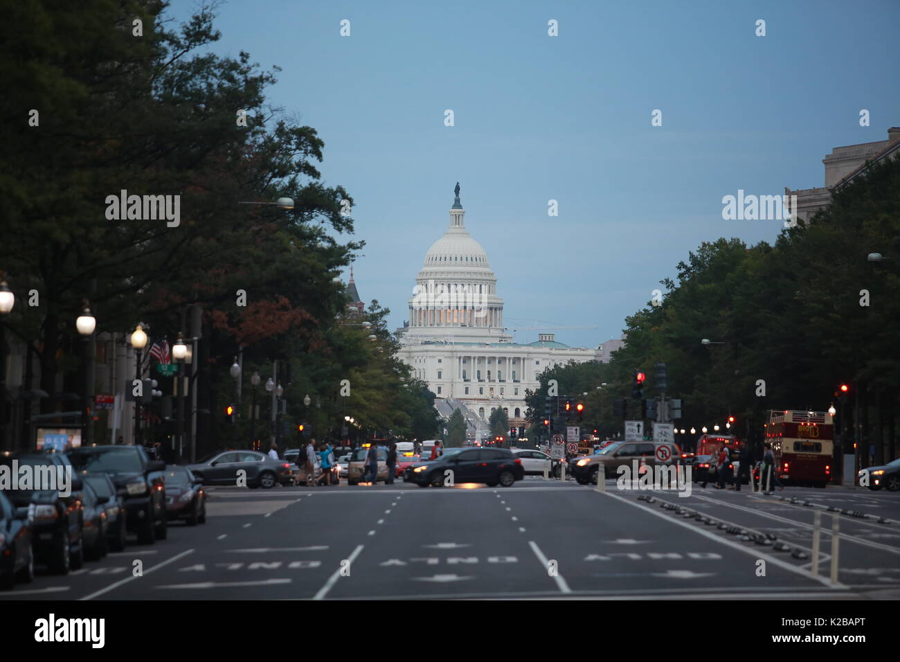Us capitol building road hi-res stock photography and images - Alamy