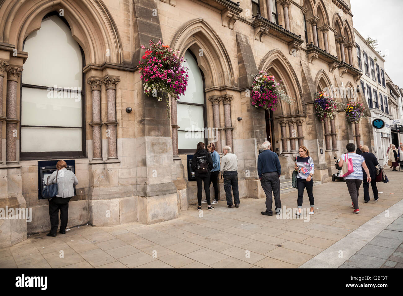 Barclays bank queue hi-res stock photography and images - Alamy