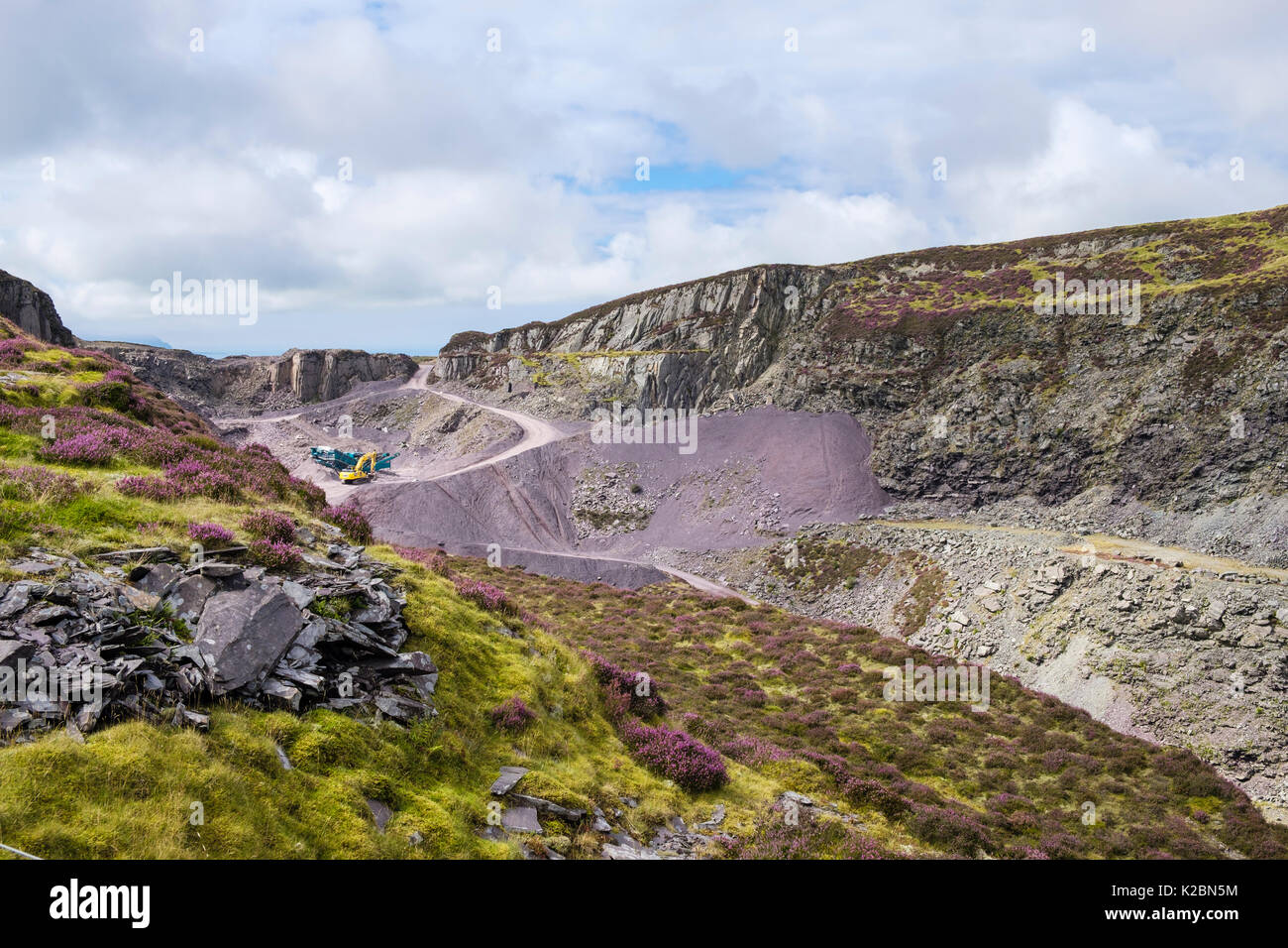 Moel Tryfan slate quarry workings. Caernarfon, Gwynedd, North Wales, UK ...