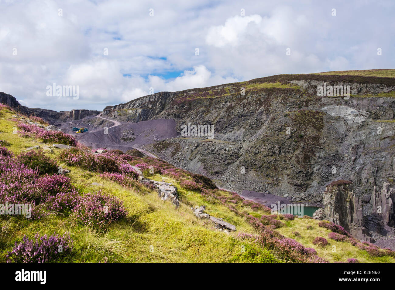 View into Moel Tryfan slate quarry workings. Caernarfon, Gwynedd, North ...