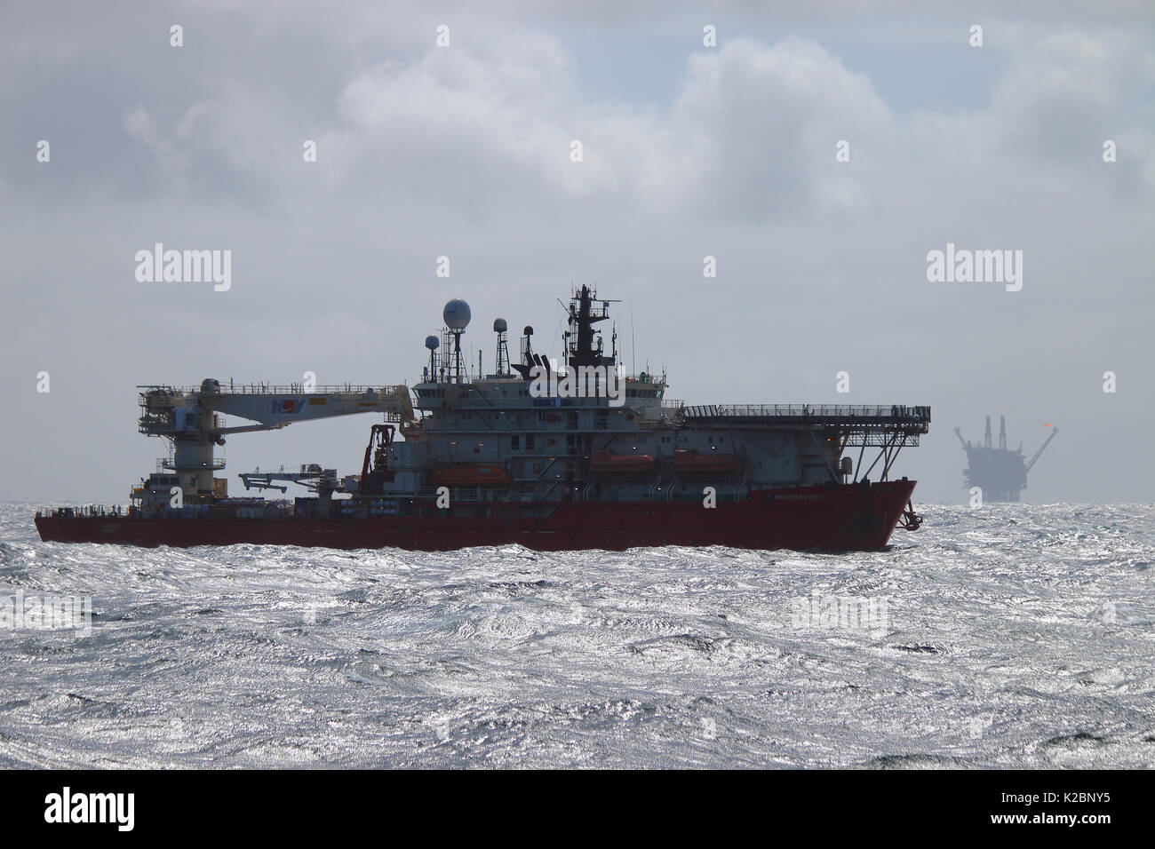 Dive Support Vessel High Resolution Stock Photography and Images - Alamy