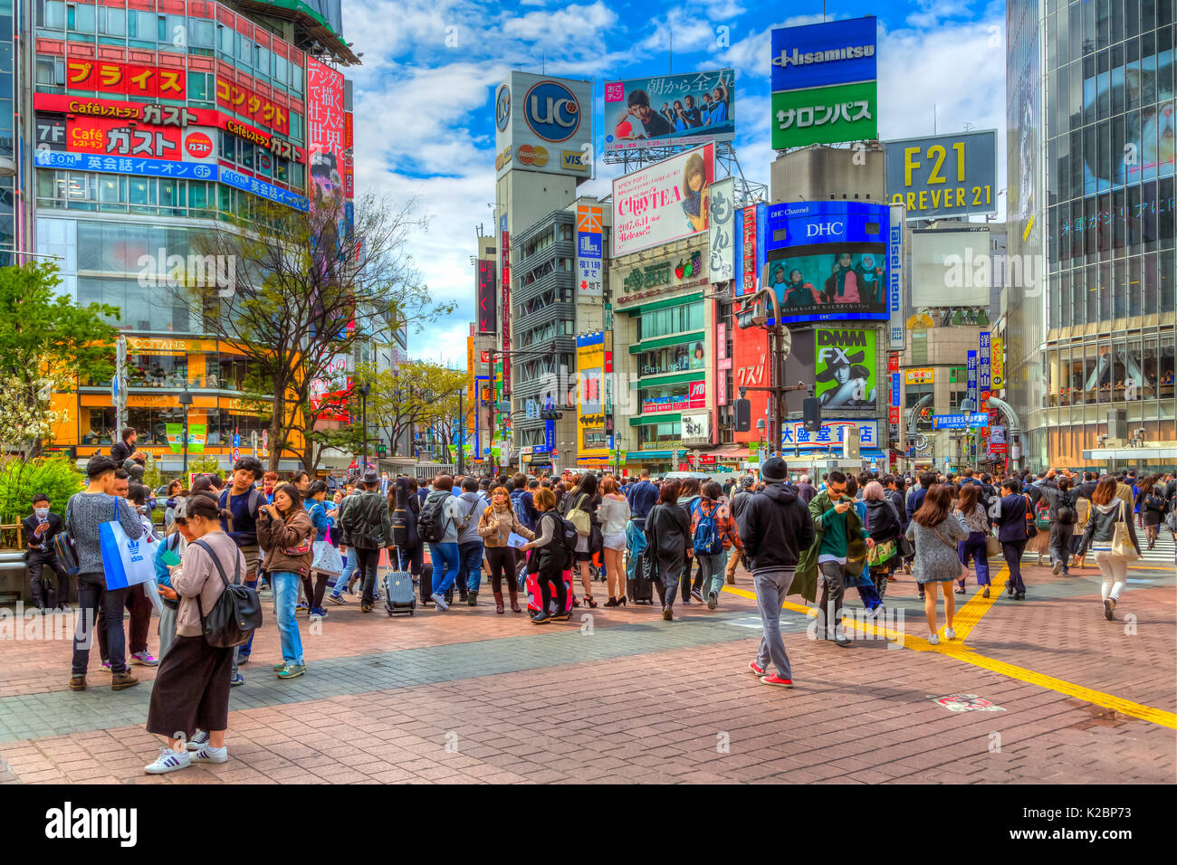 Shibuya scramble crossing hi-res stock photography and images - Alamy