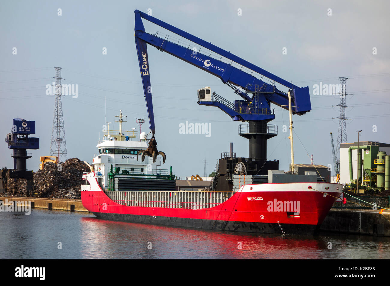 Ship recycling hi-res stock photography and images - Alamy