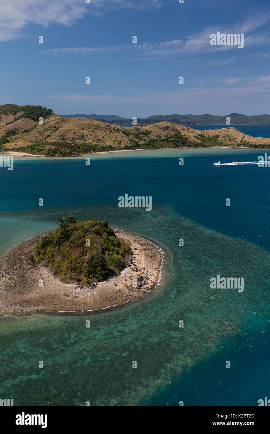 Aerial view of Hamilton Island, in the Whitsunday Island group ...