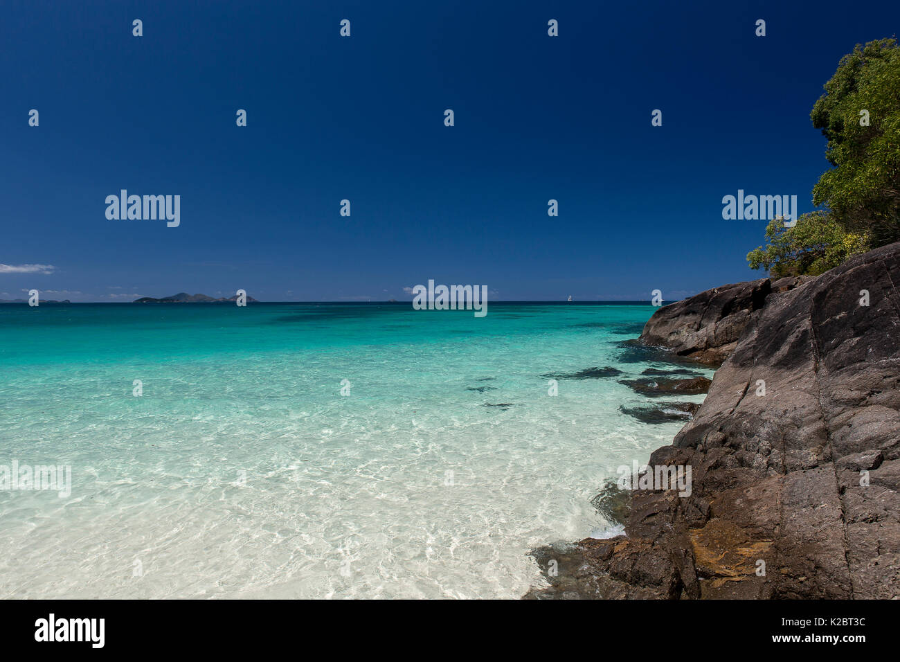 Coast of Hamilton Island, Whitsunday Islands, Queensland, Australia ...
