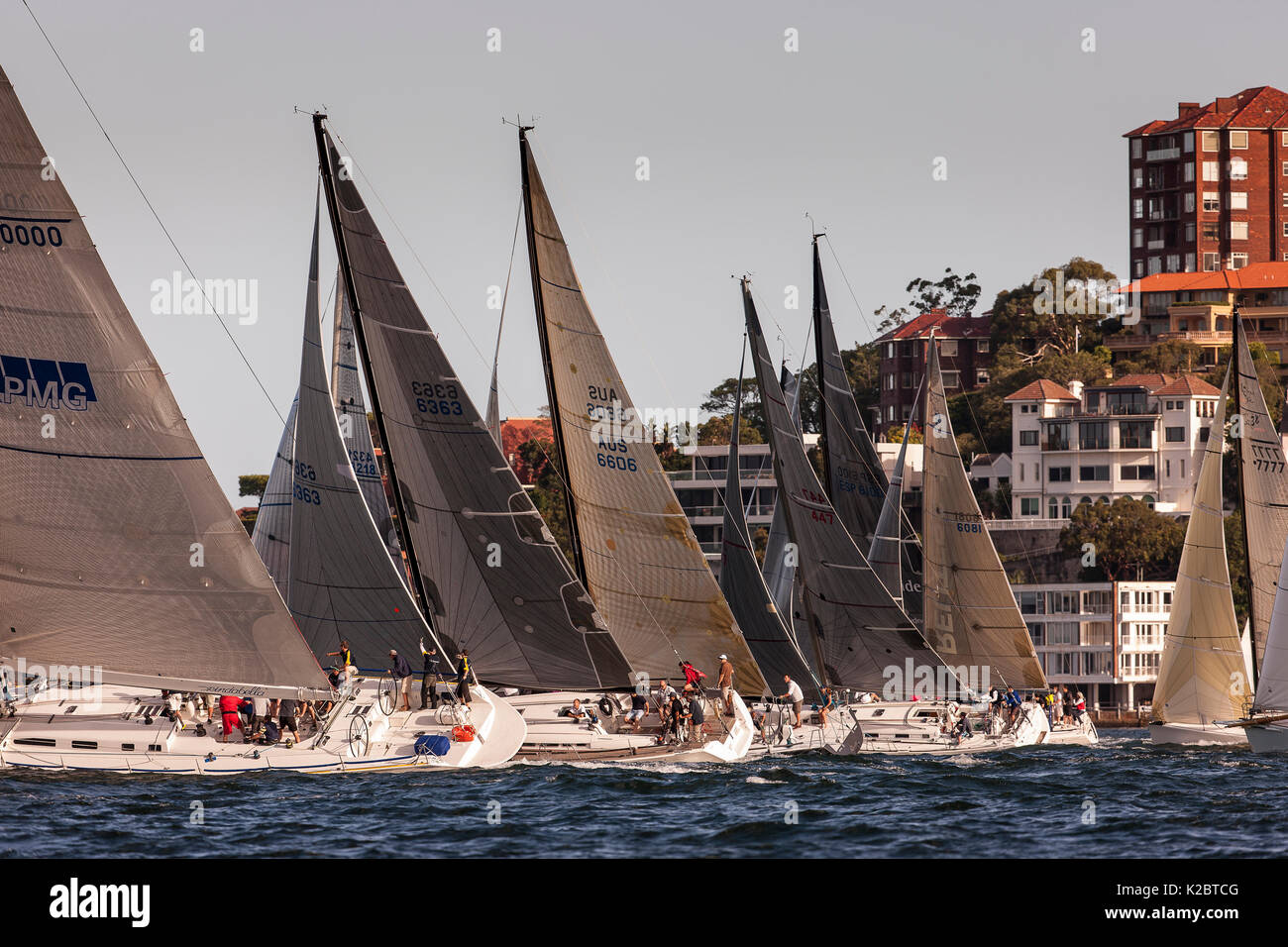 Racing yachts hi-res stock photography and images - Alamy