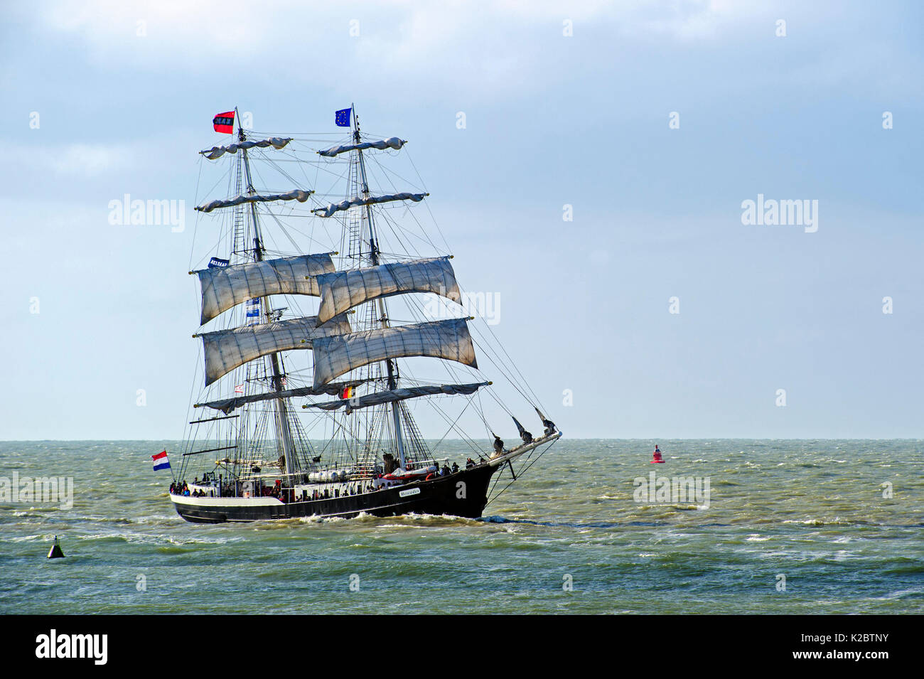 Two tall sailing ships hi-res stock photography and images - Alamy