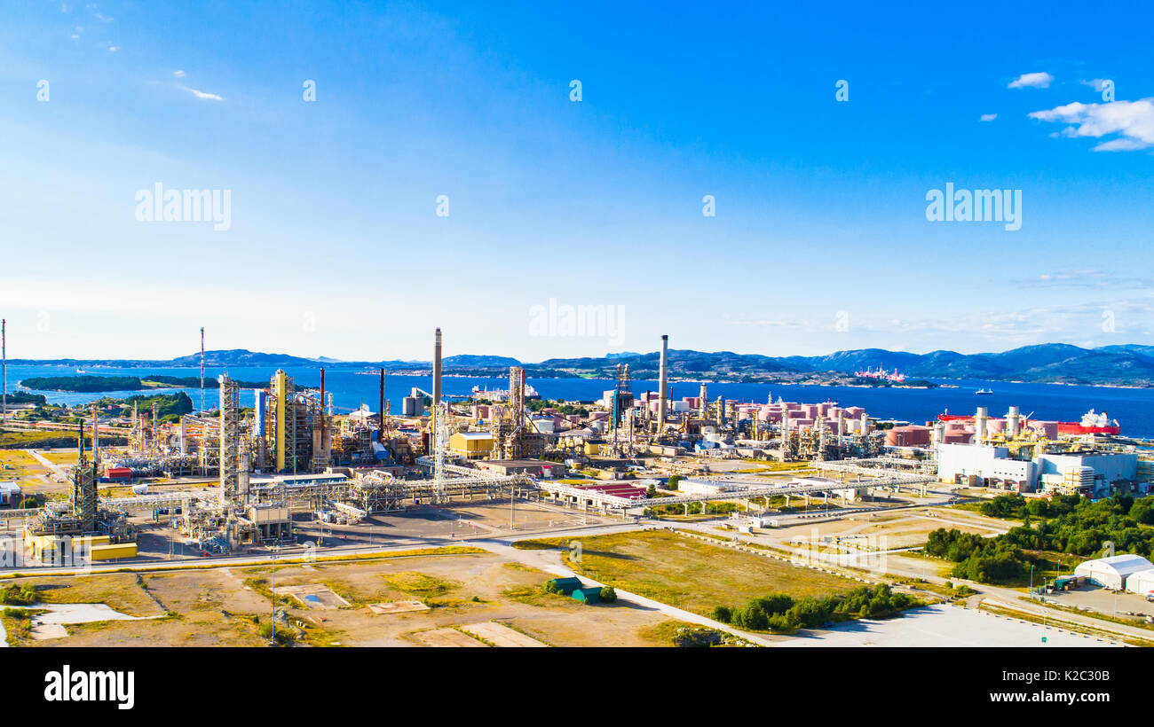 Construction of the oil refinery at mongstad construction machine hi ...