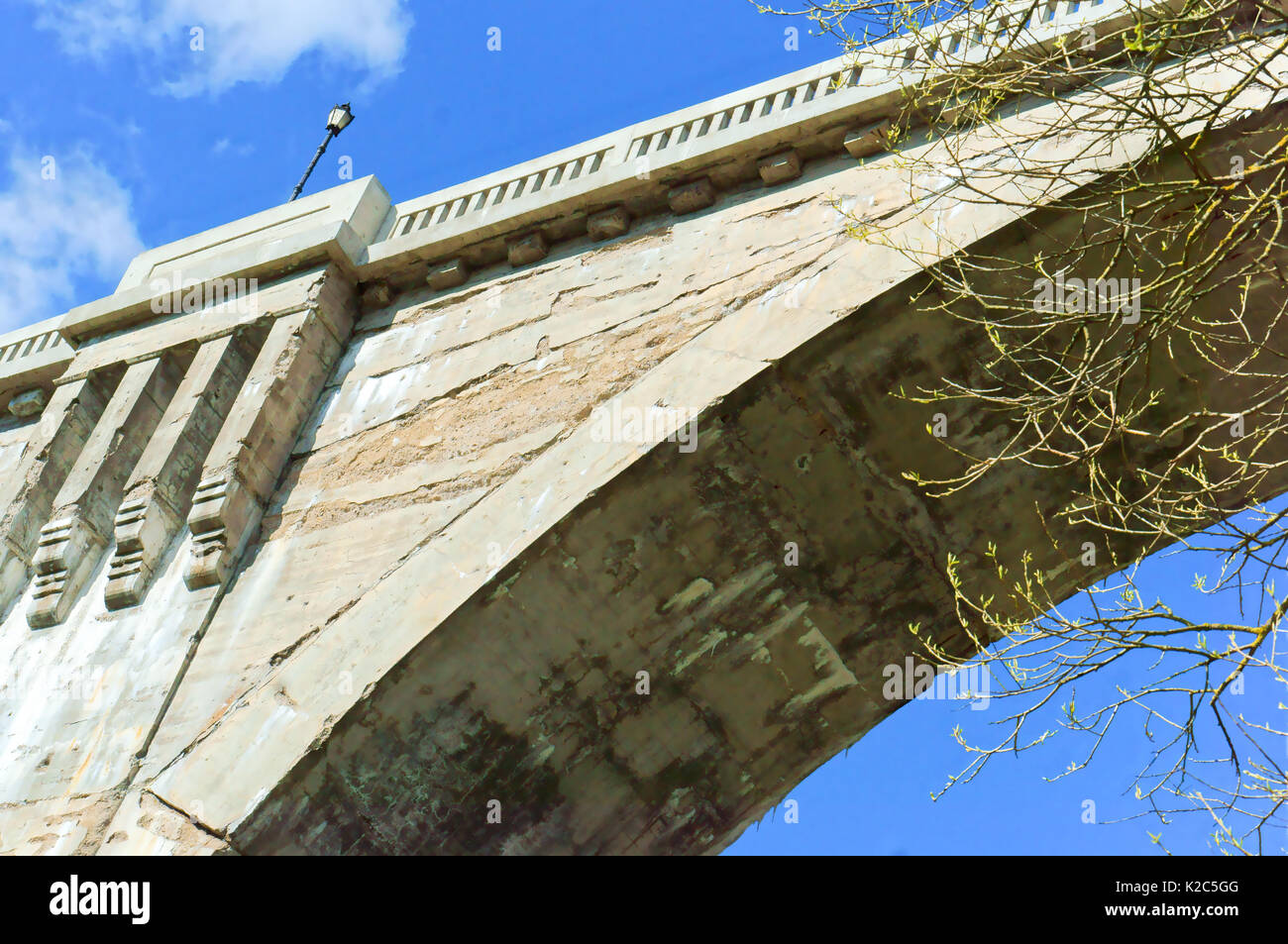 Concrete viaduct hi-res stock photography and images - Alamy