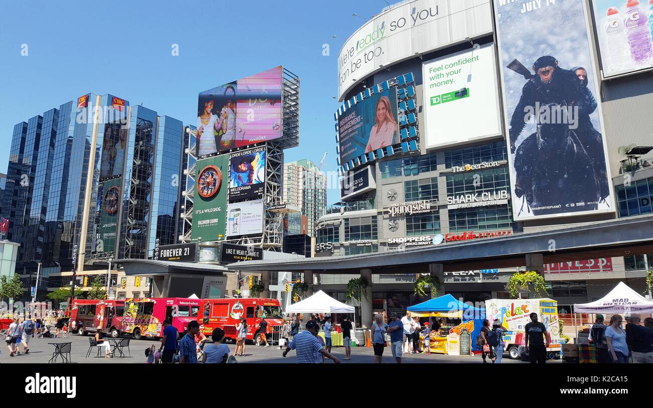 Canadian billboards hi-res stock photography and images - Alamy
