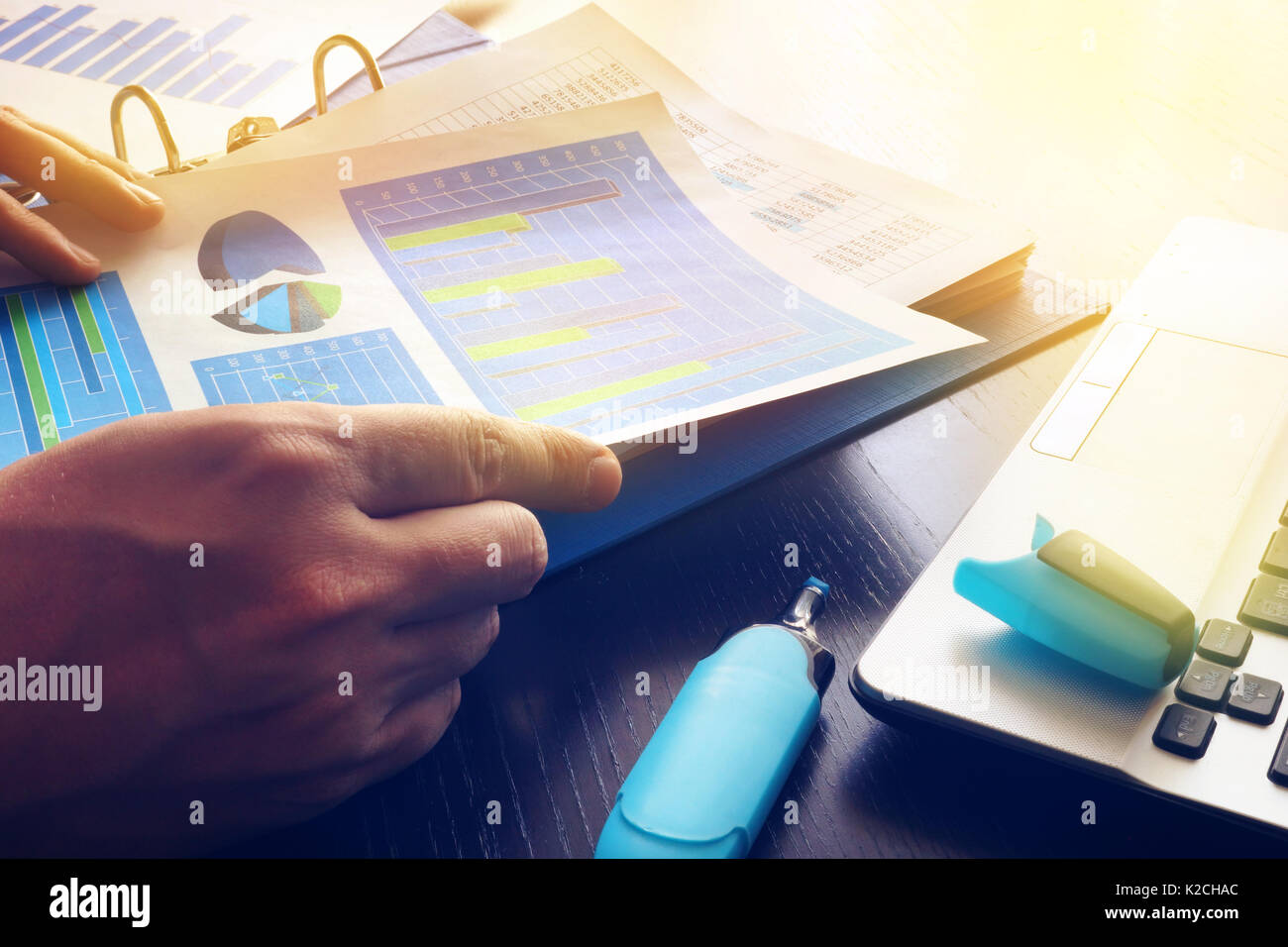 Paper analysis hi-res stock photography and images - Alamy