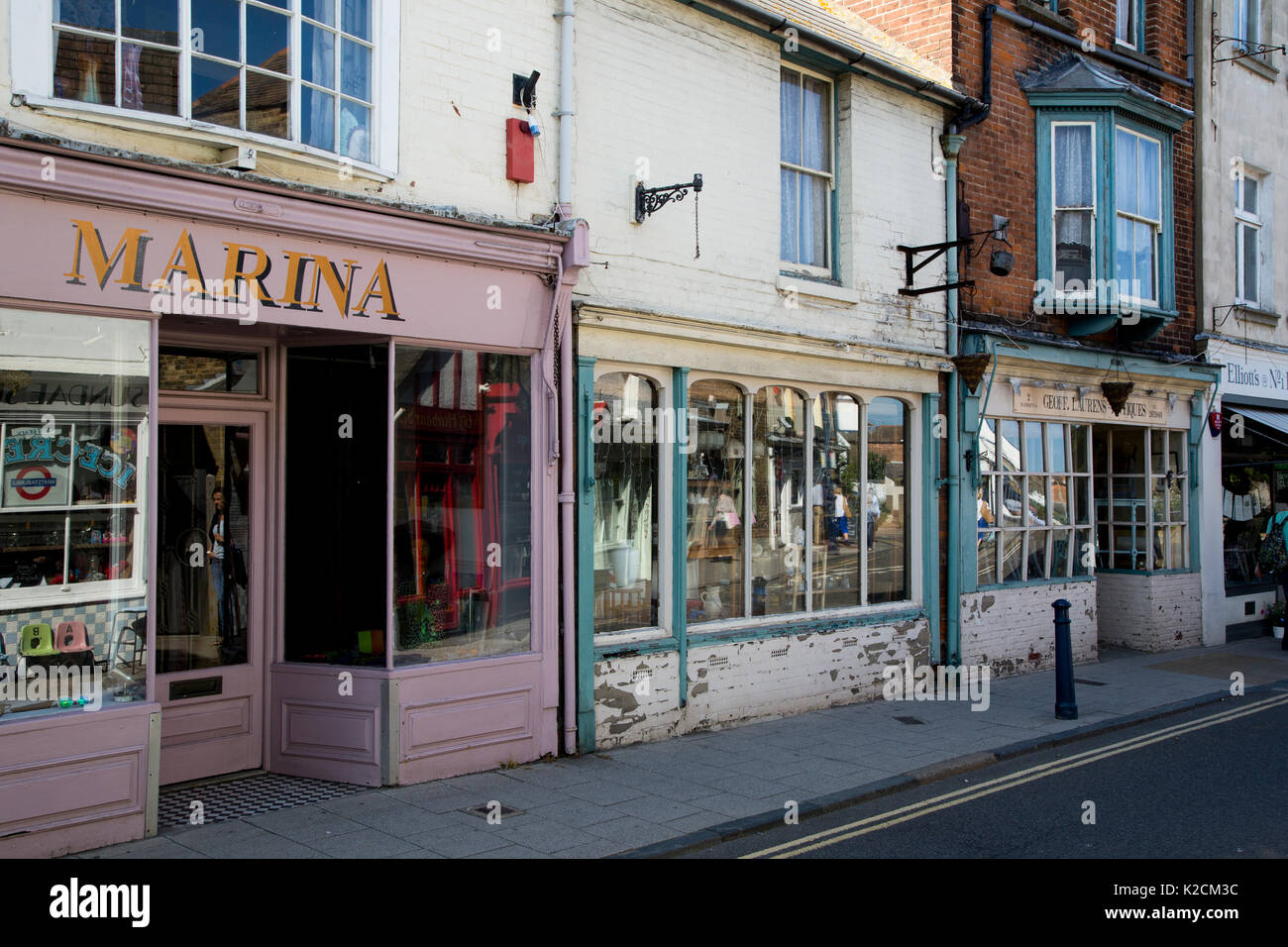 Charity_shop hi-res stock photography and images - Alamy