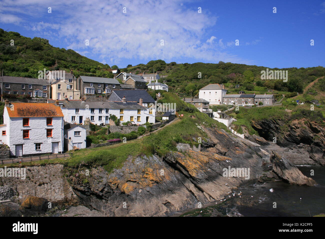 Portloe village harbour cornwall hi-res stock photography and images ...