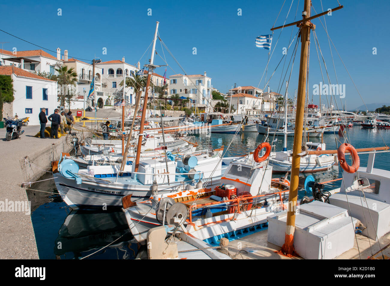 Greek dock hi-res stock photography and images - Alamy