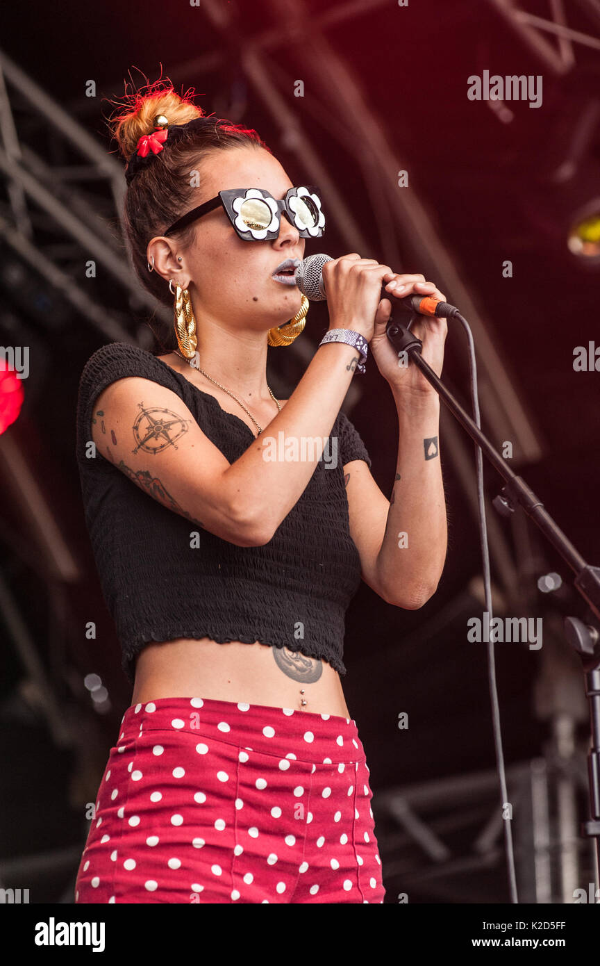 Barbarellas Bang Bang play Lakeside Stage at Camper Calling Stock Photo ...