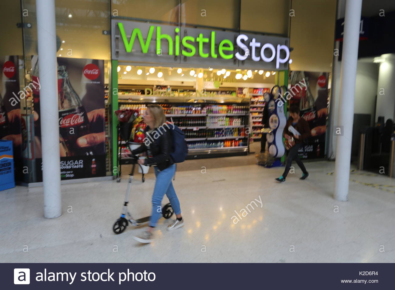 Convenience Store Inside Stock Photos & Convenience Store Inside Stock ...