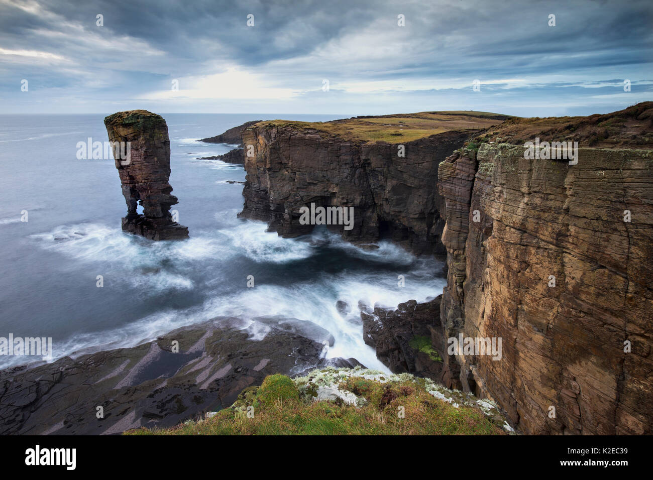 Scottish sea stack hi-res stock photography and images - Alamy