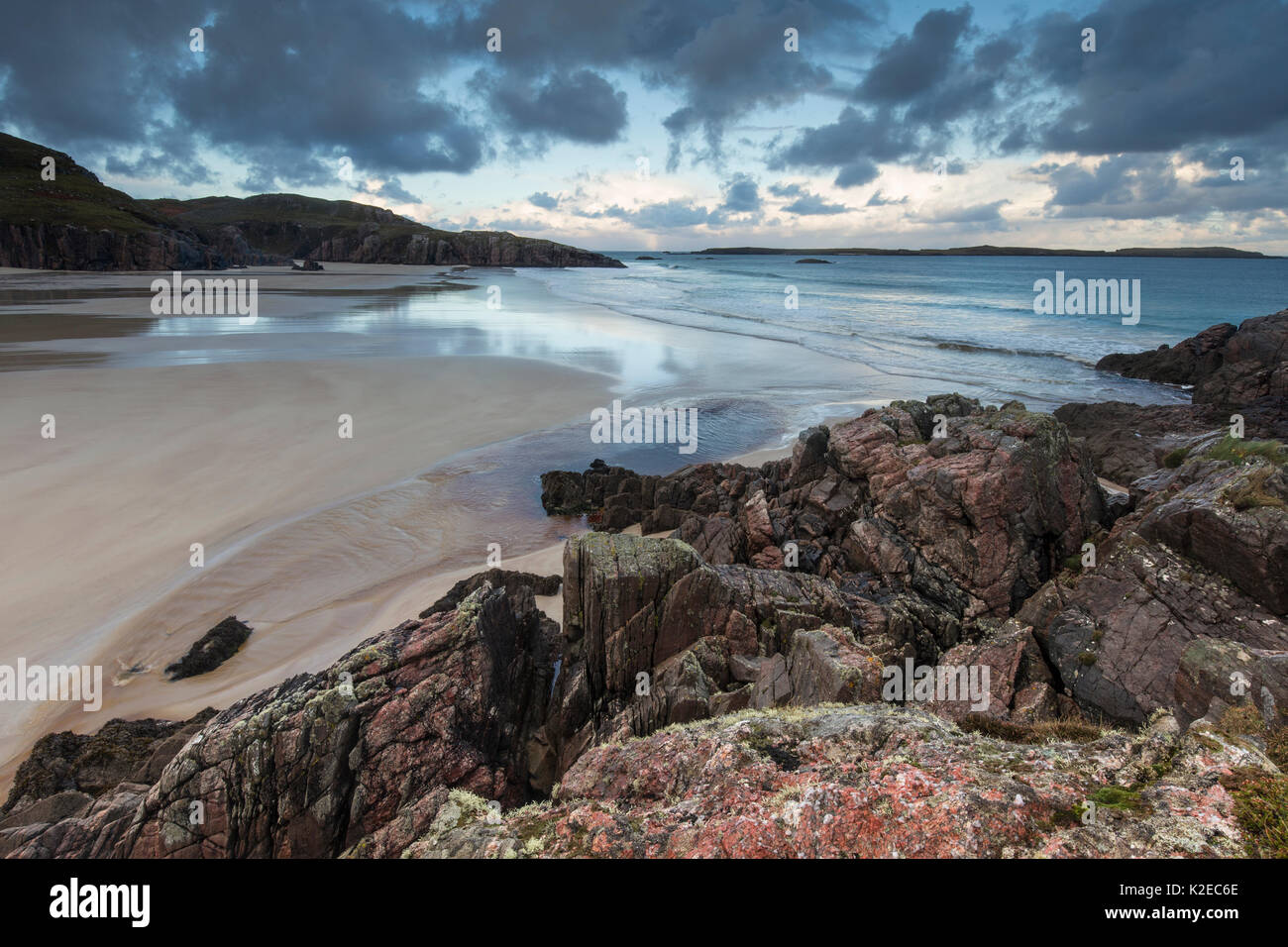 Stormy beaches hi-res stock photography and images - Alamy