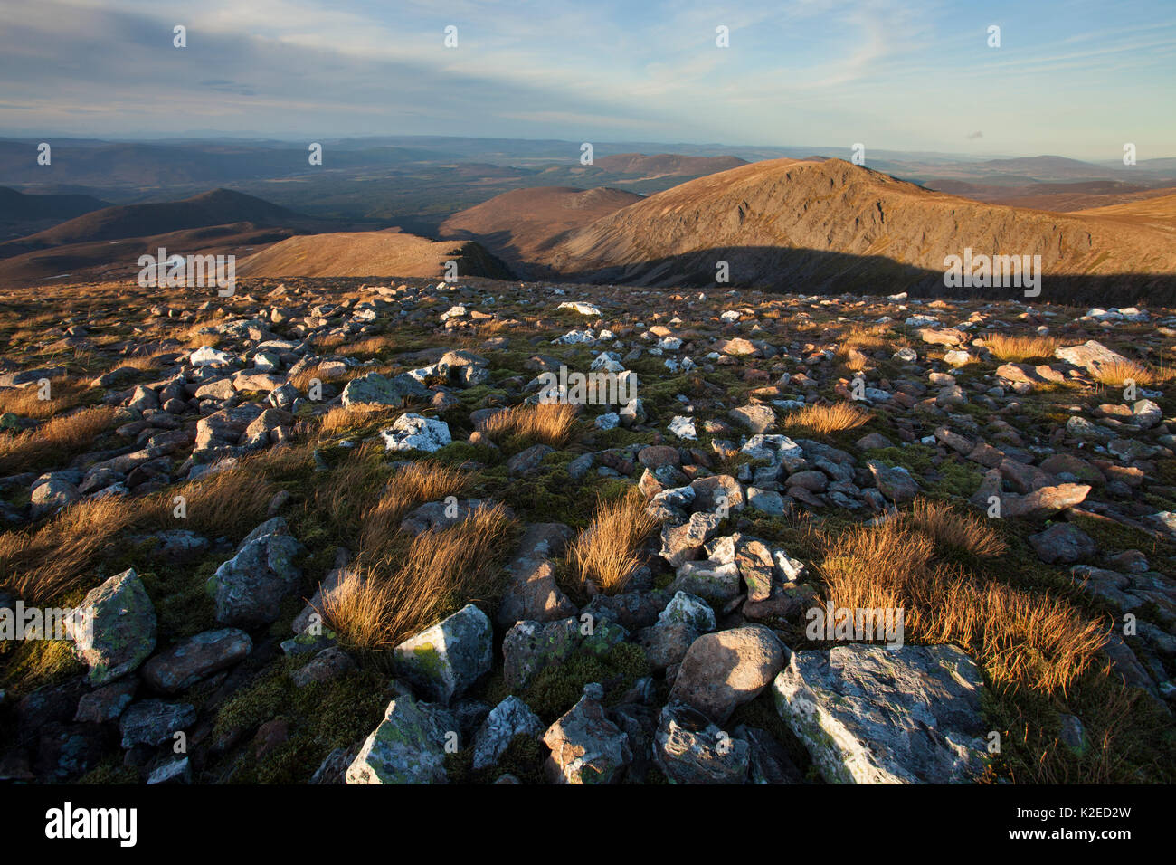Lairig ghru and lurchers crag from braeriach hi-res stock photography ...