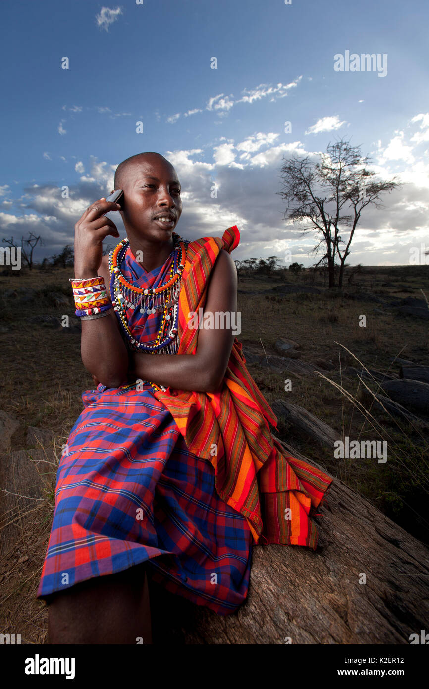 Maasai People Mobile Phone Stock Photos & Maasai People Mobile Phone ...