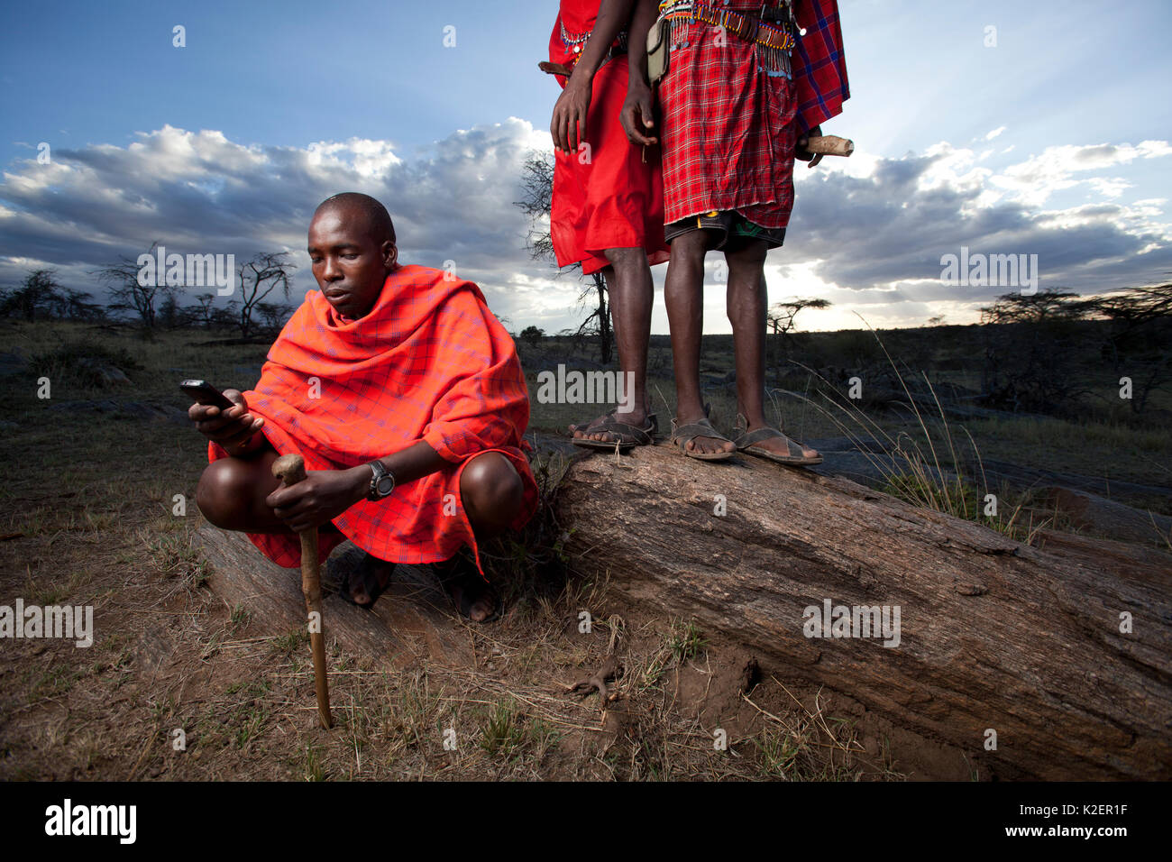 Maasai people mobile phone hi-res stock photography and images - Alamy