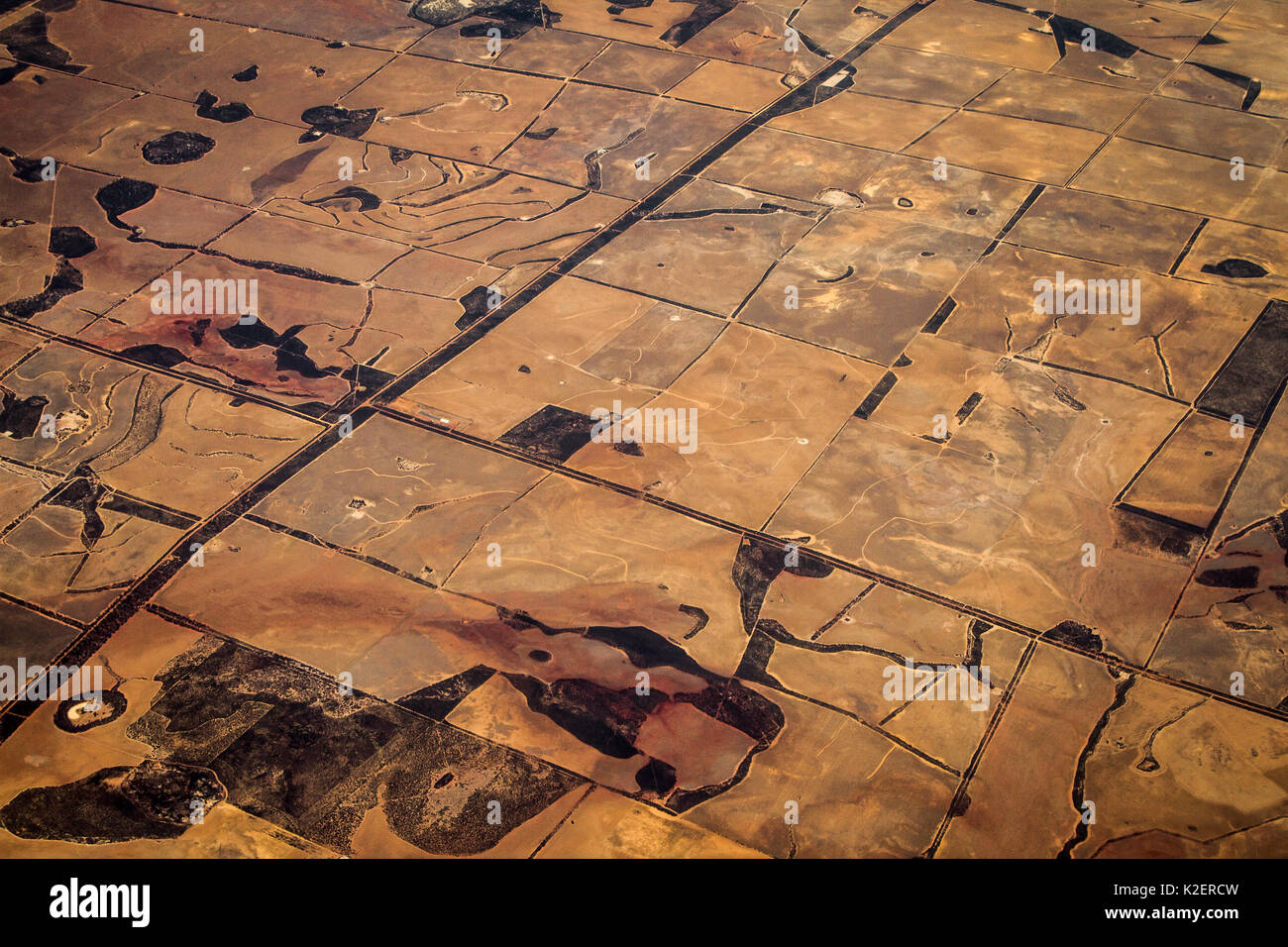 View from plane of landscape between Alice Springs and Perth, Australia ...