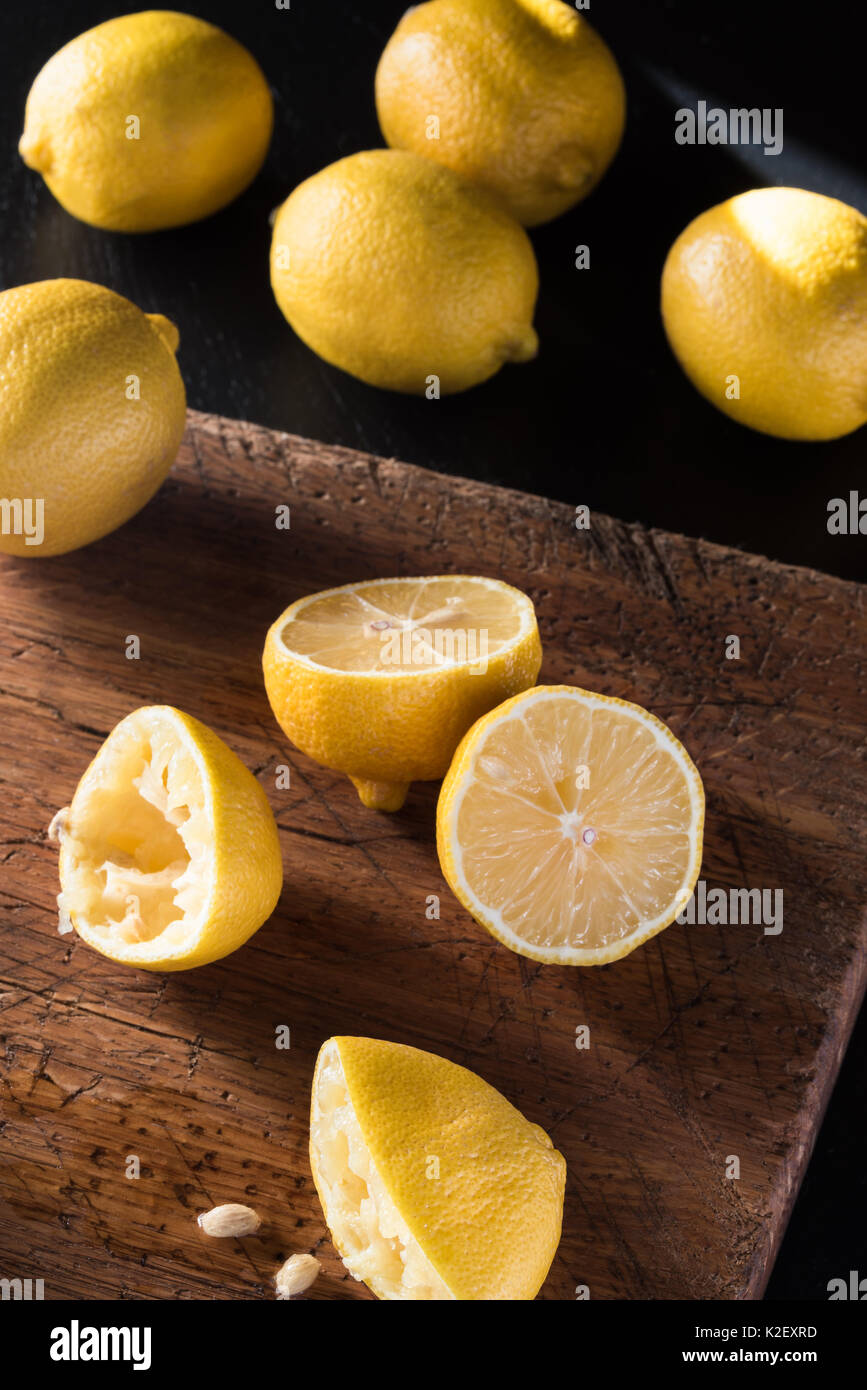 Lemons cut and squeezed for lemonade Stock Photo - Alamy