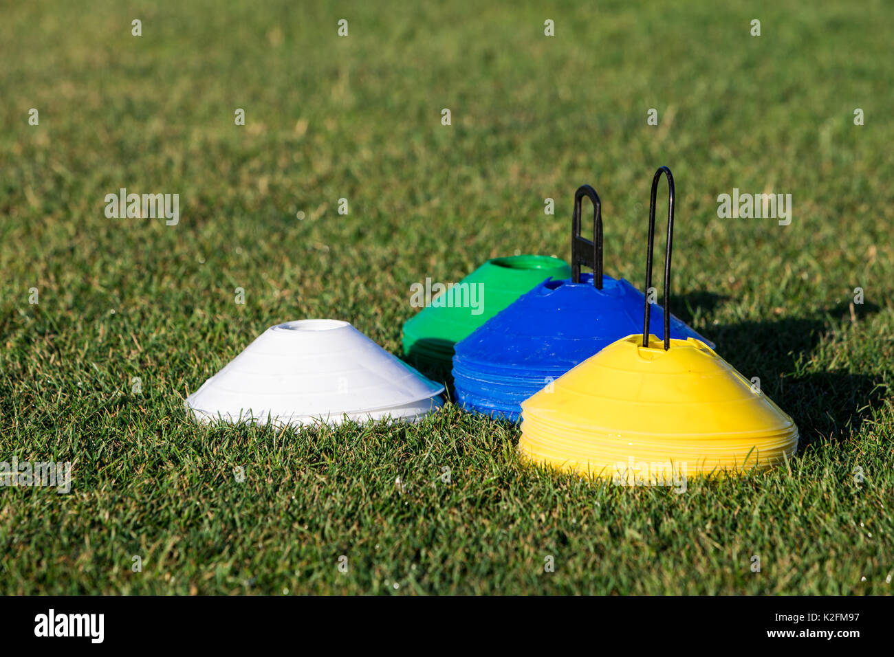 Training action football hi-res stock photography and images - Alamy