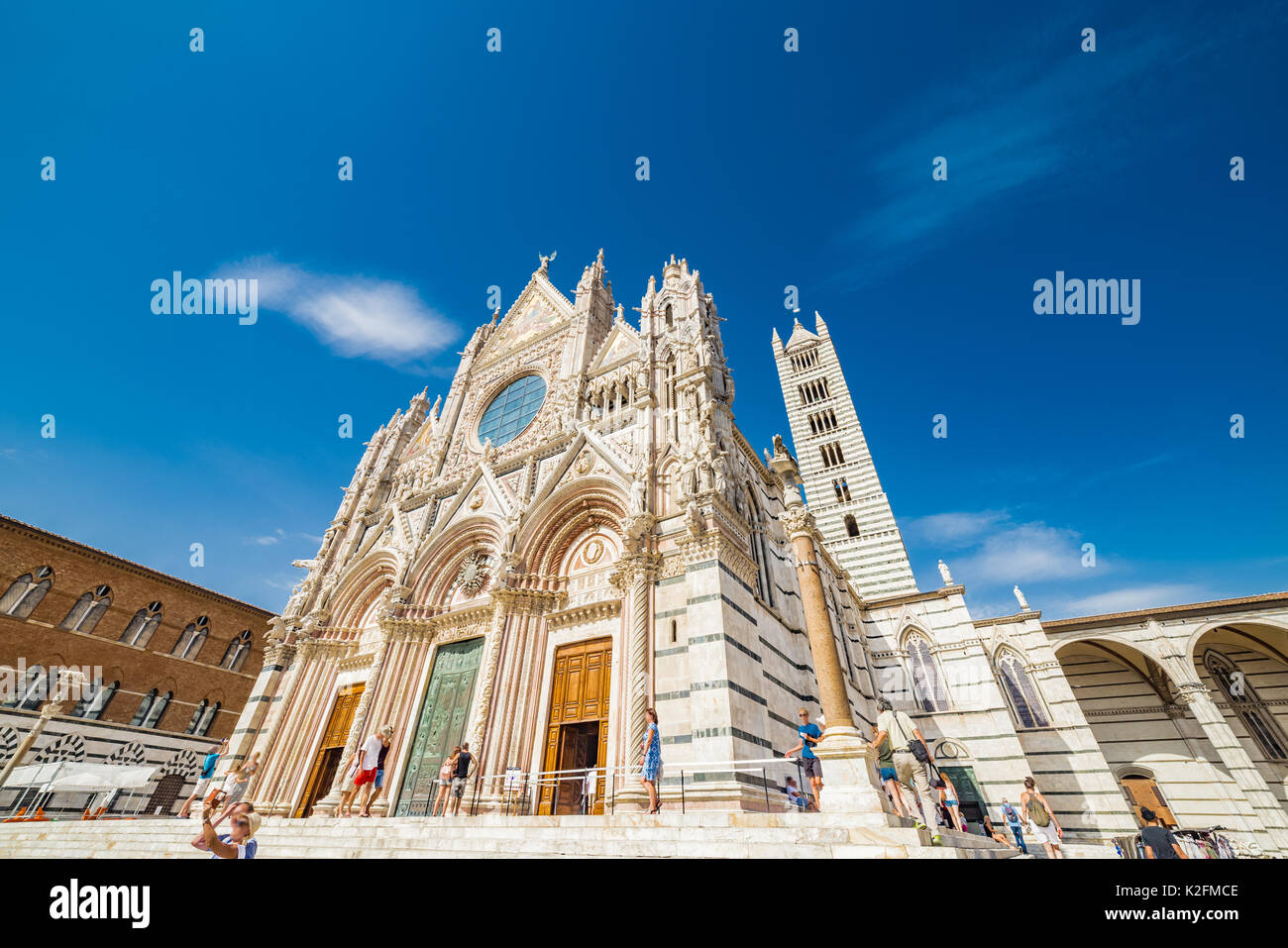 Gothic cathedrals hi-res stock photography and images - Alamy