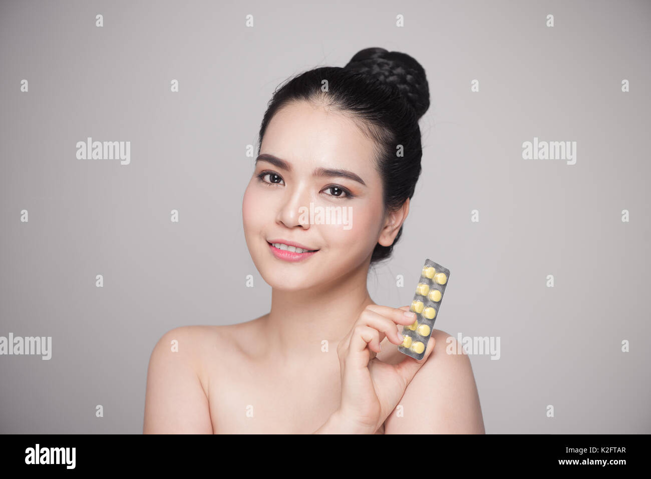 Happy face pills hi-res stock photography and images - Alamy