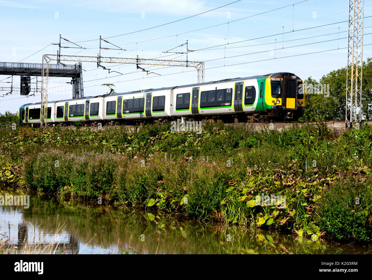 British rail class 350 hi-res stock photography and images - Alamy