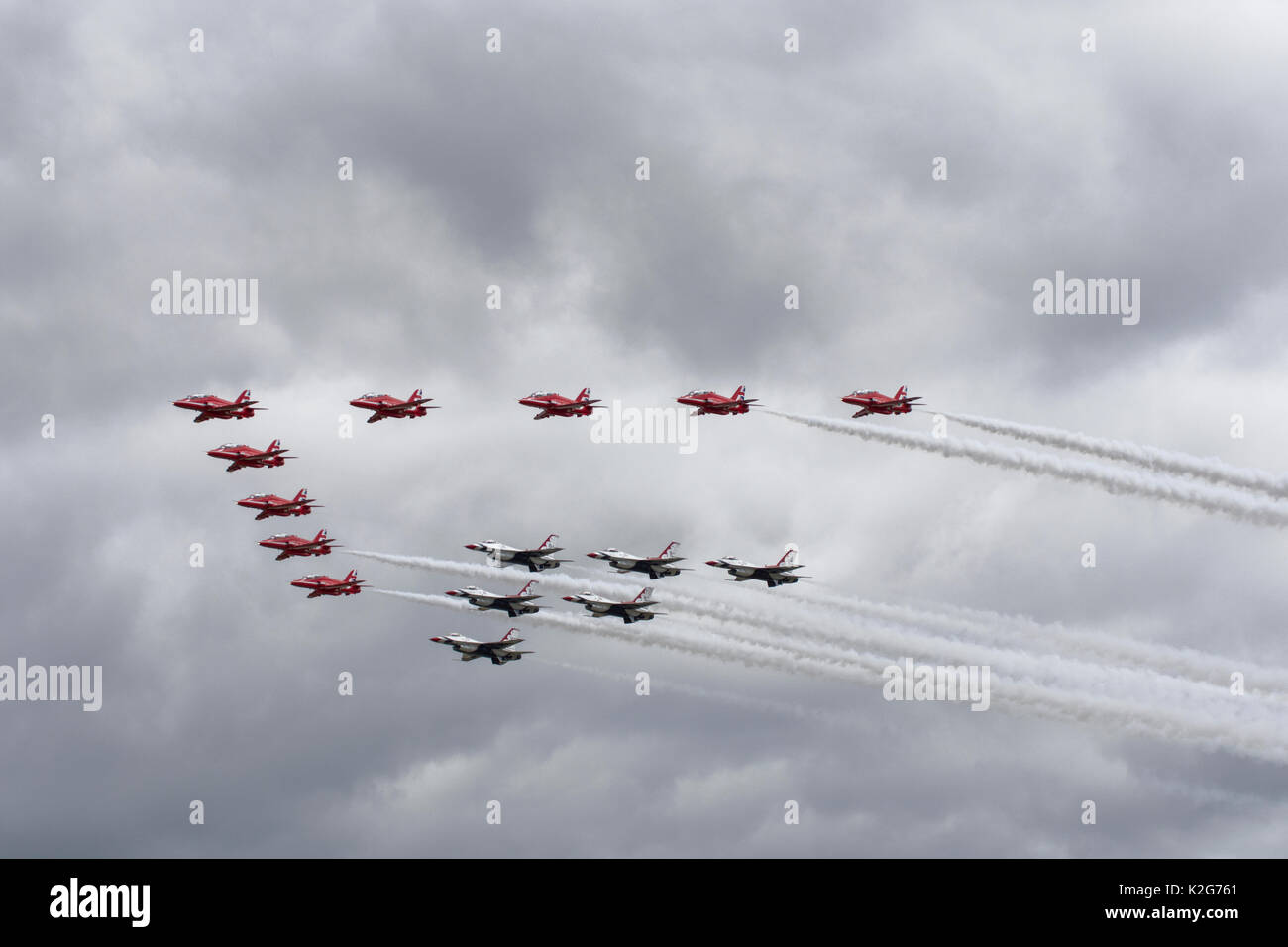 Red Arrows Thunderbirds Formation Stock Photo - Alamy