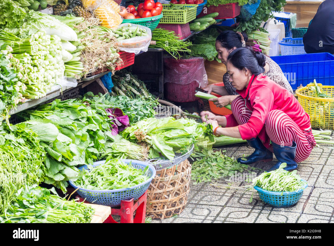 Women vegetable vendors, Ben Thanh market, Ho Chi Minh City ( Saigon ...