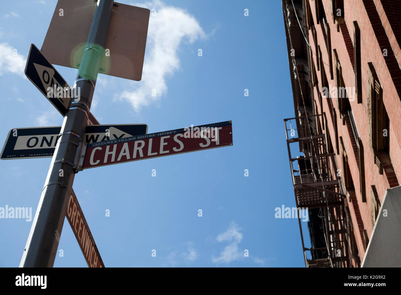 New york road signs hi-res stock photography and images - Alamy
