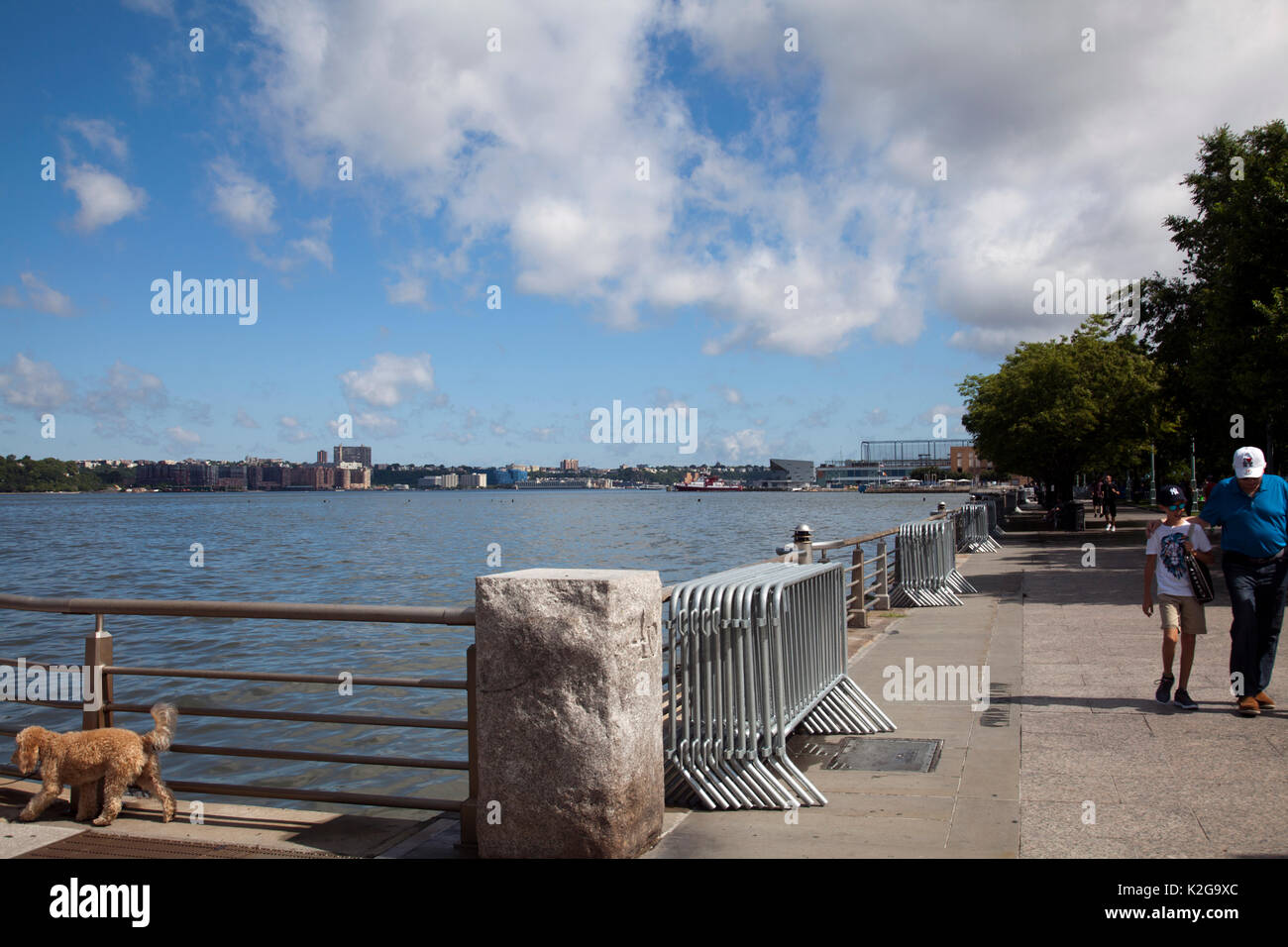 People Along Hudson River Promenade - New York - USA Stock Photo - Alamy