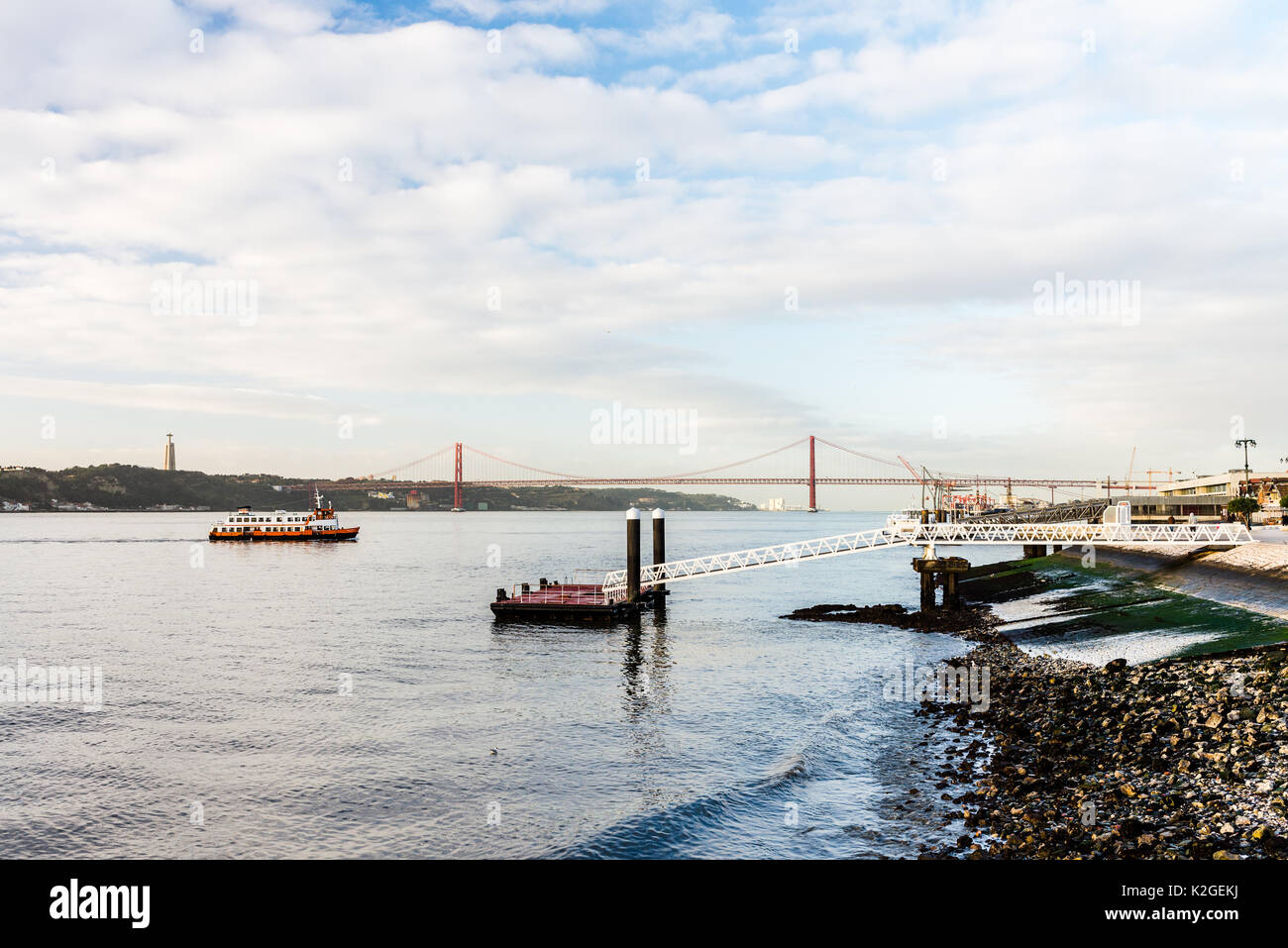 Explore riverside hi-res stock photography and images - Alamy