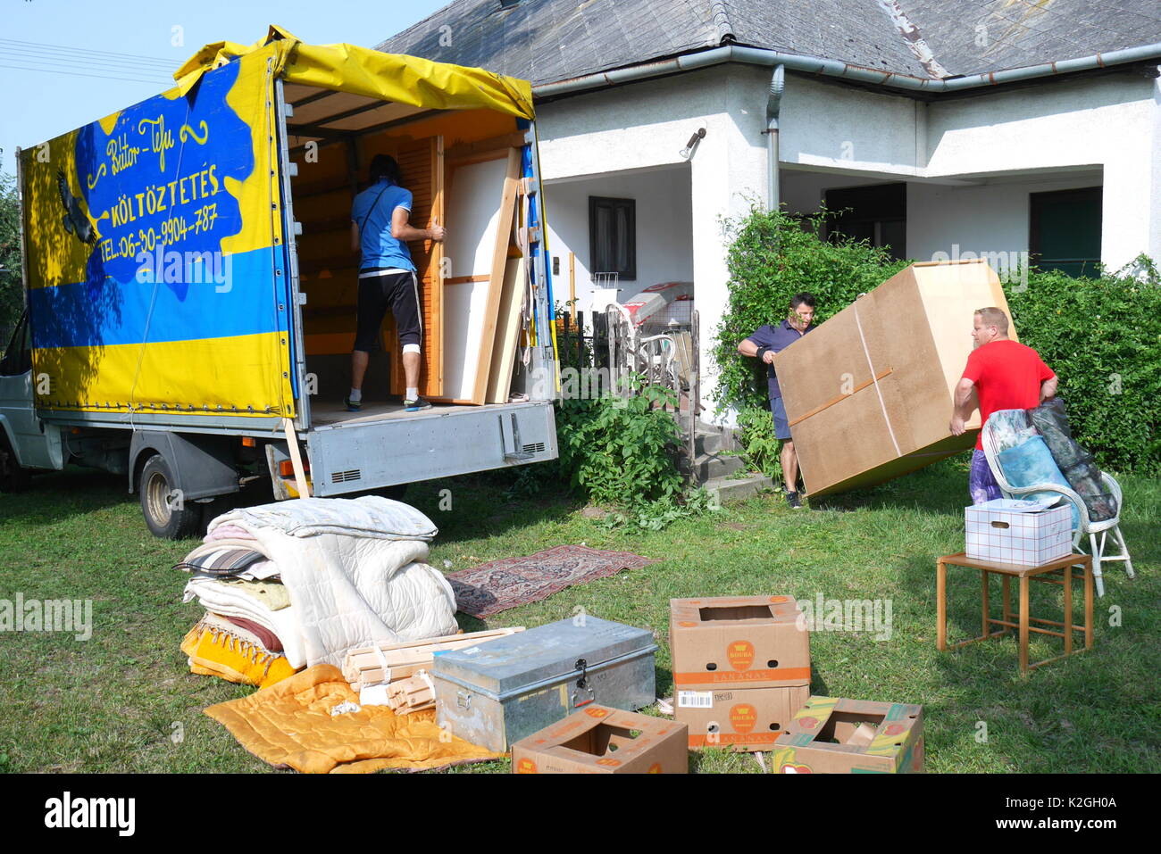 House moving, Pazmand, Hungary Stock Photo - Alamy