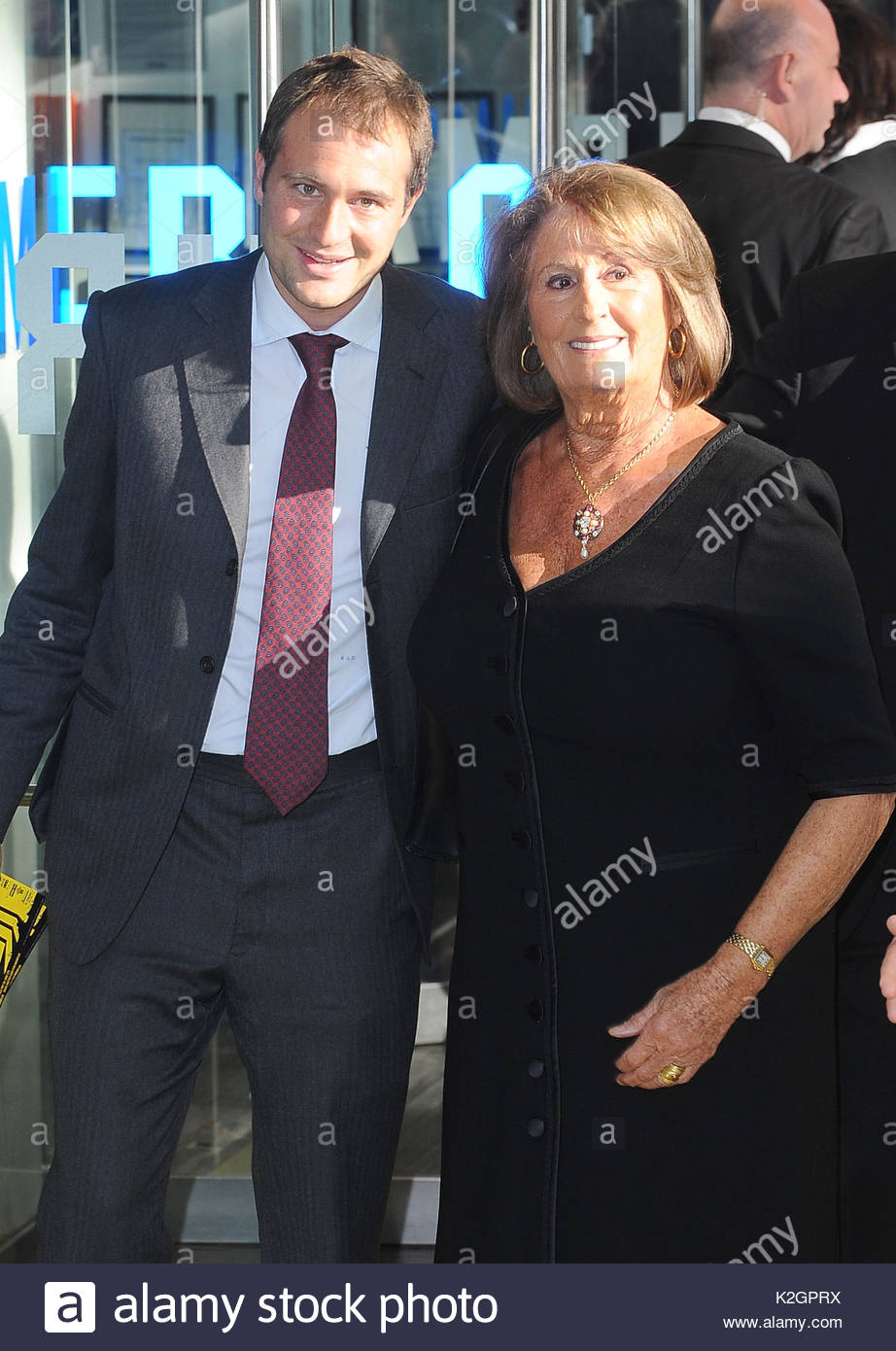 Lady Annabel Goldsmith Stock Photos & Lady Annabel Goldsmith Stock ...