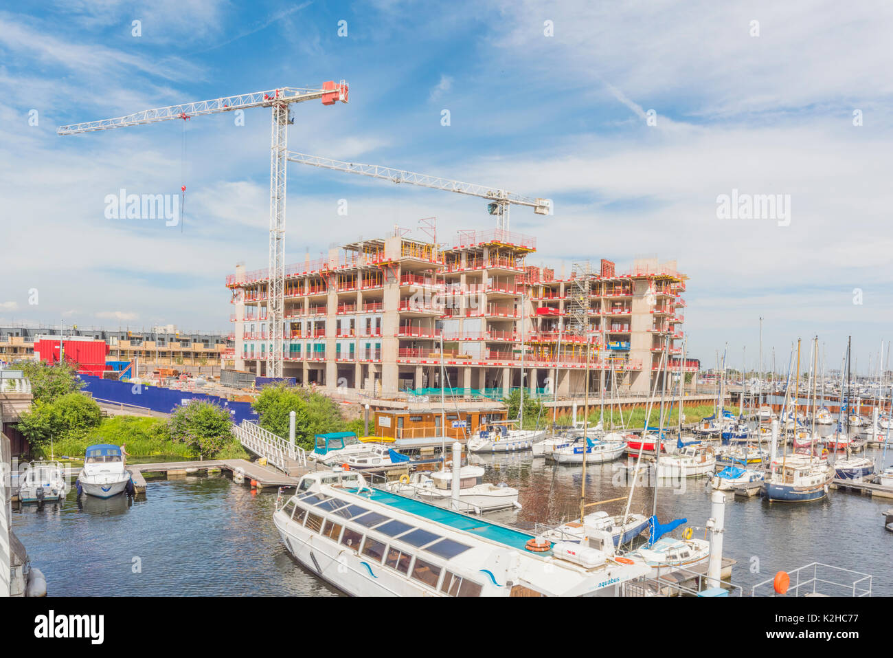 The new Bayscape development in Cardiff Bay PHILLIP ROBERTS Stock Photo ...