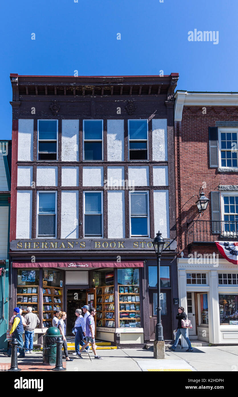 Harbor book store hi-res stock photography and images - Alamy