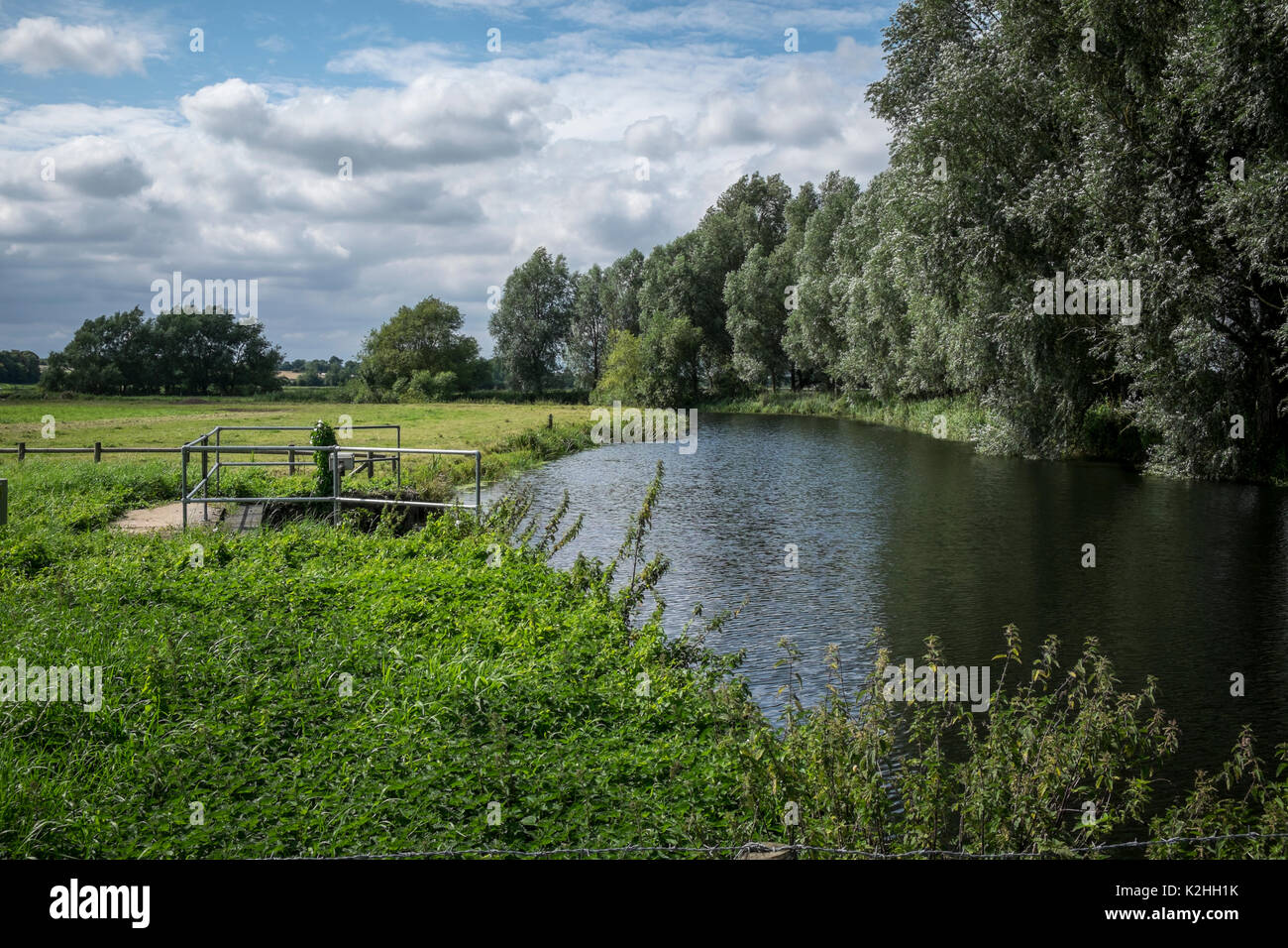 Essex and suffolk water catchment hi-res stock photography and images ...