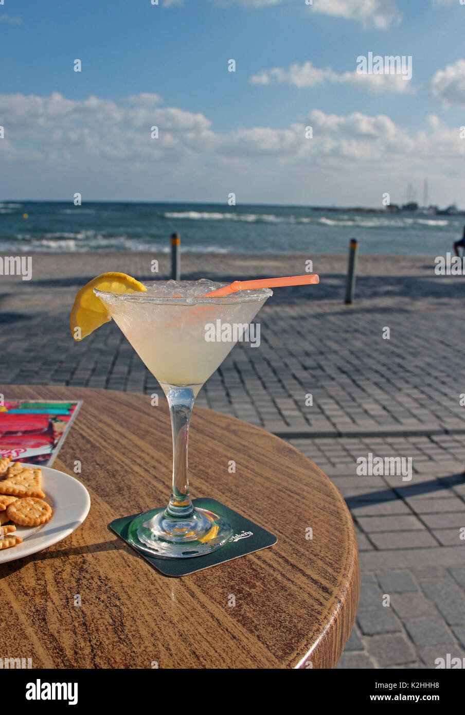 Cocktail in the sun hi-res stock photography and images - Alamy