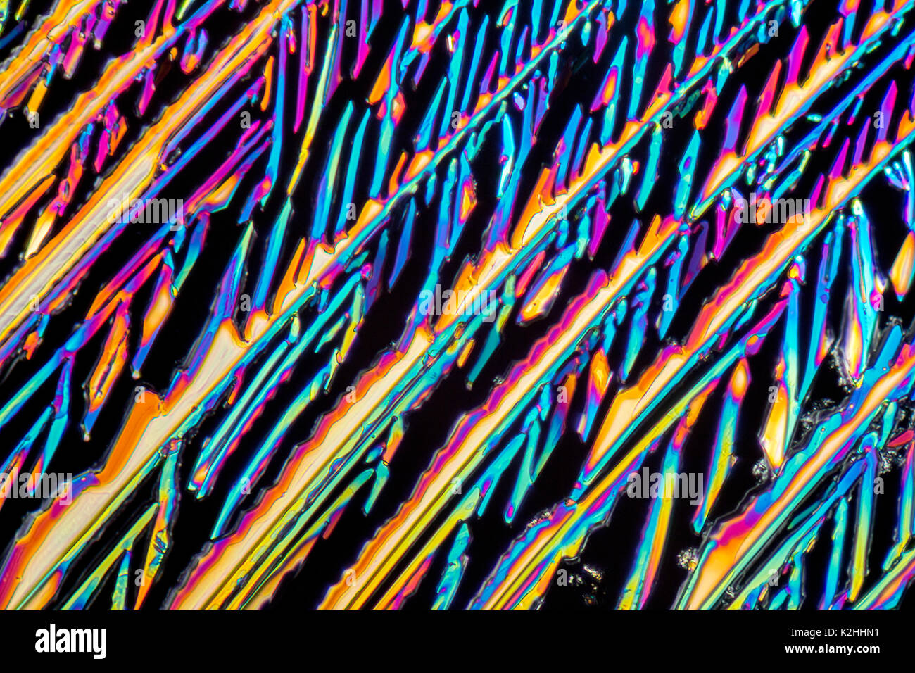 colorful microscopic shot of Sodium nitrate microcrystals in polarized ...