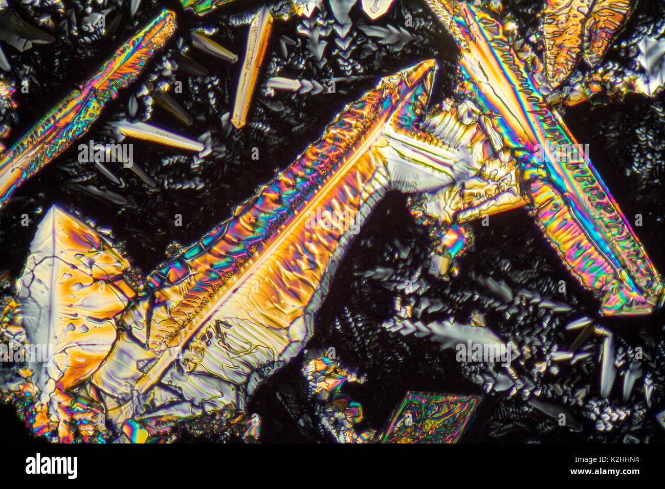 colorful microscopic shot of Sodium nitrate microcrystals in polarized ...