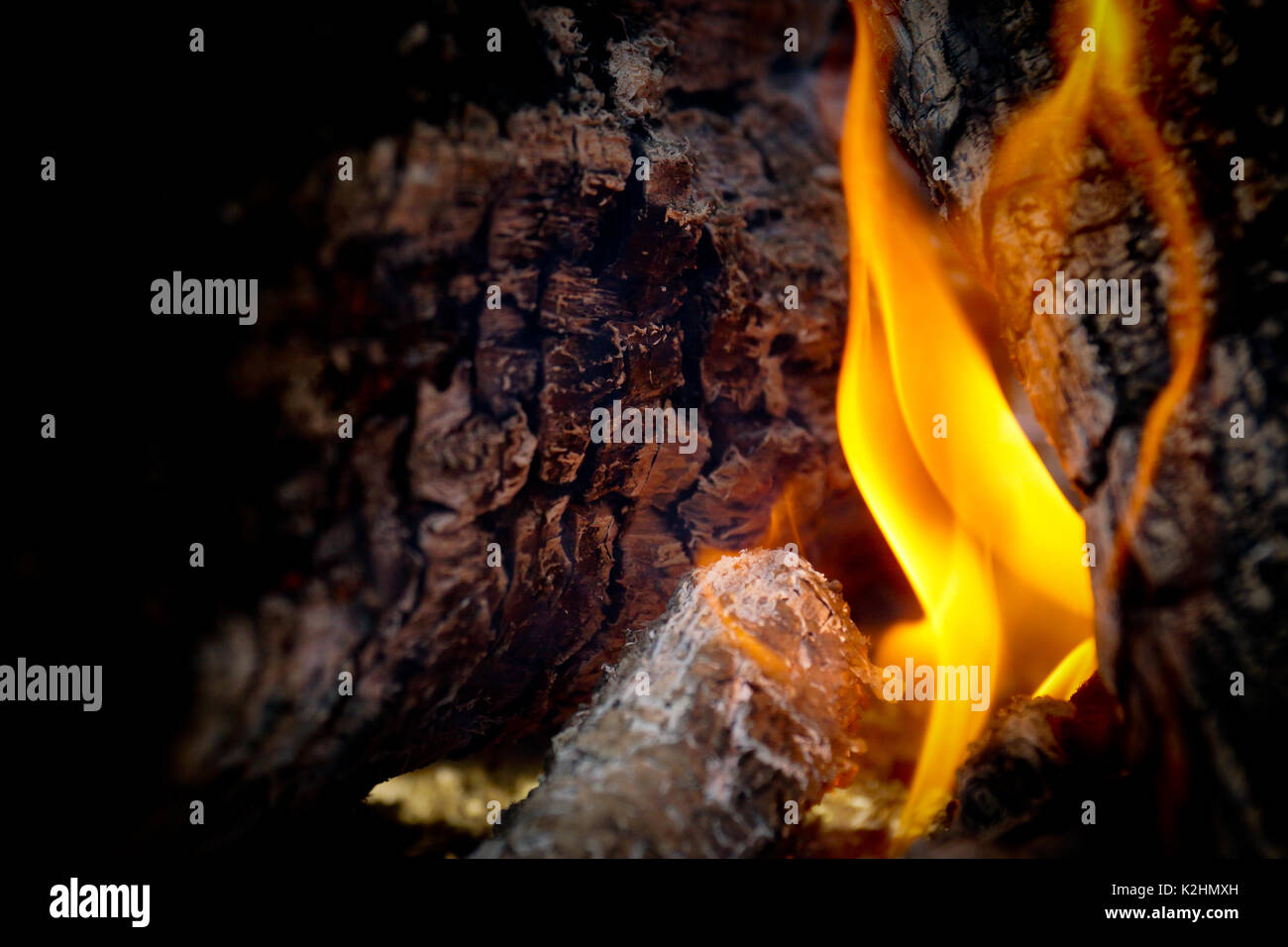 Log fires hi-res stock photography and images - Alamy