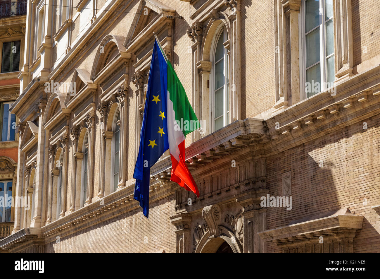 Eu building flags hi-res stock photography and images - Alamy