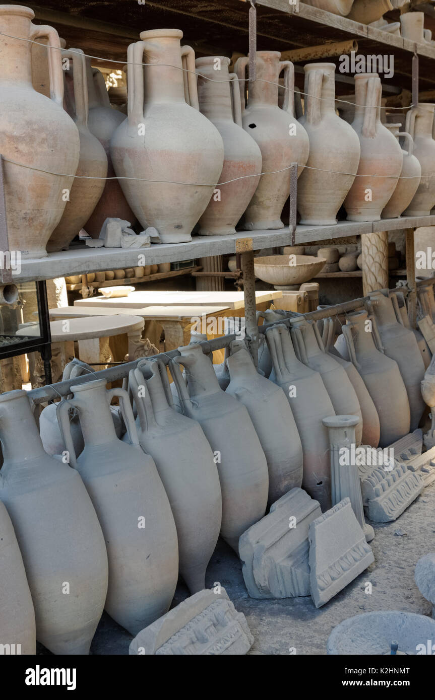 Archaeology pottery ceramic hi-res stock photography and images - Alamy