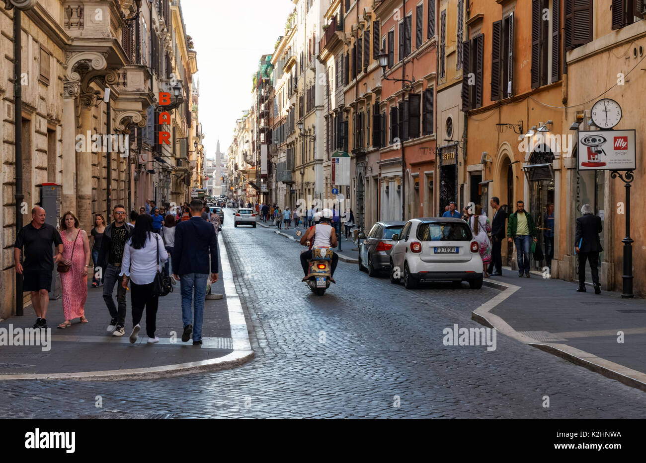Streets in historic rome hi-res stock photography and images - Alamy