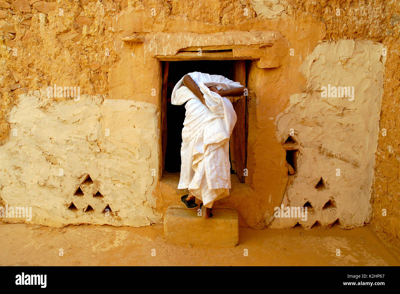 Moorish clothing hi-res stock photography and images - Alamy