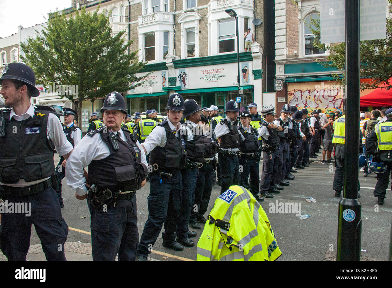 Notting hill carnival police dancing hi-res stock photography and ...